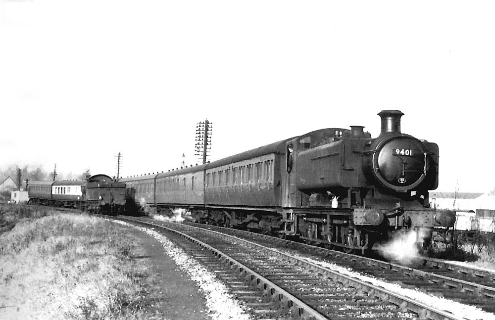 Sancta Lane Station: Ex-GWR 0-6-0PT 94xx class No 9401 is seen on a ...